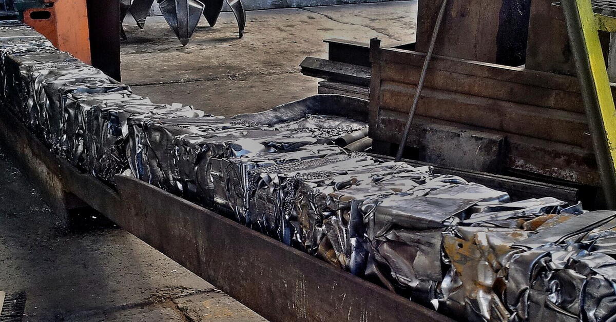 Paketovací hydraulické lisy Petr Kroupa Hradec Králové | Paketovací lisy